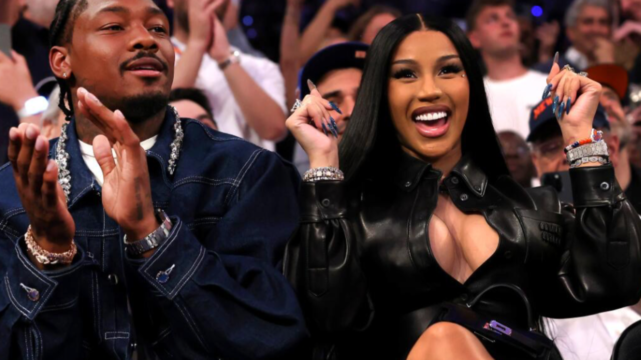 Cardi B confirme sa rupture avec Stefon Diggs et répond à BIA sur scène
