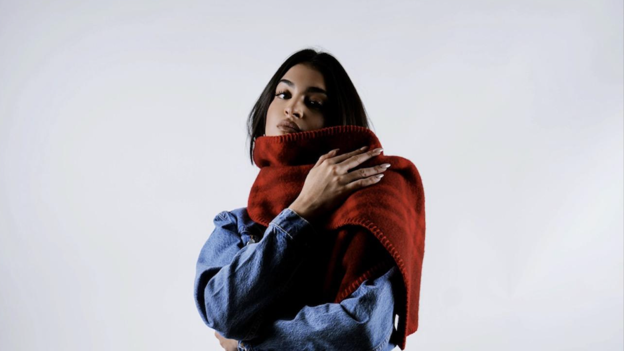 Dina dévoile son premier album "DNA"