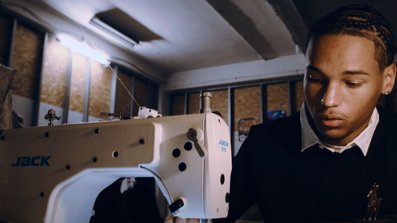 Bag Jeune B construit son empire "Brique par brique"