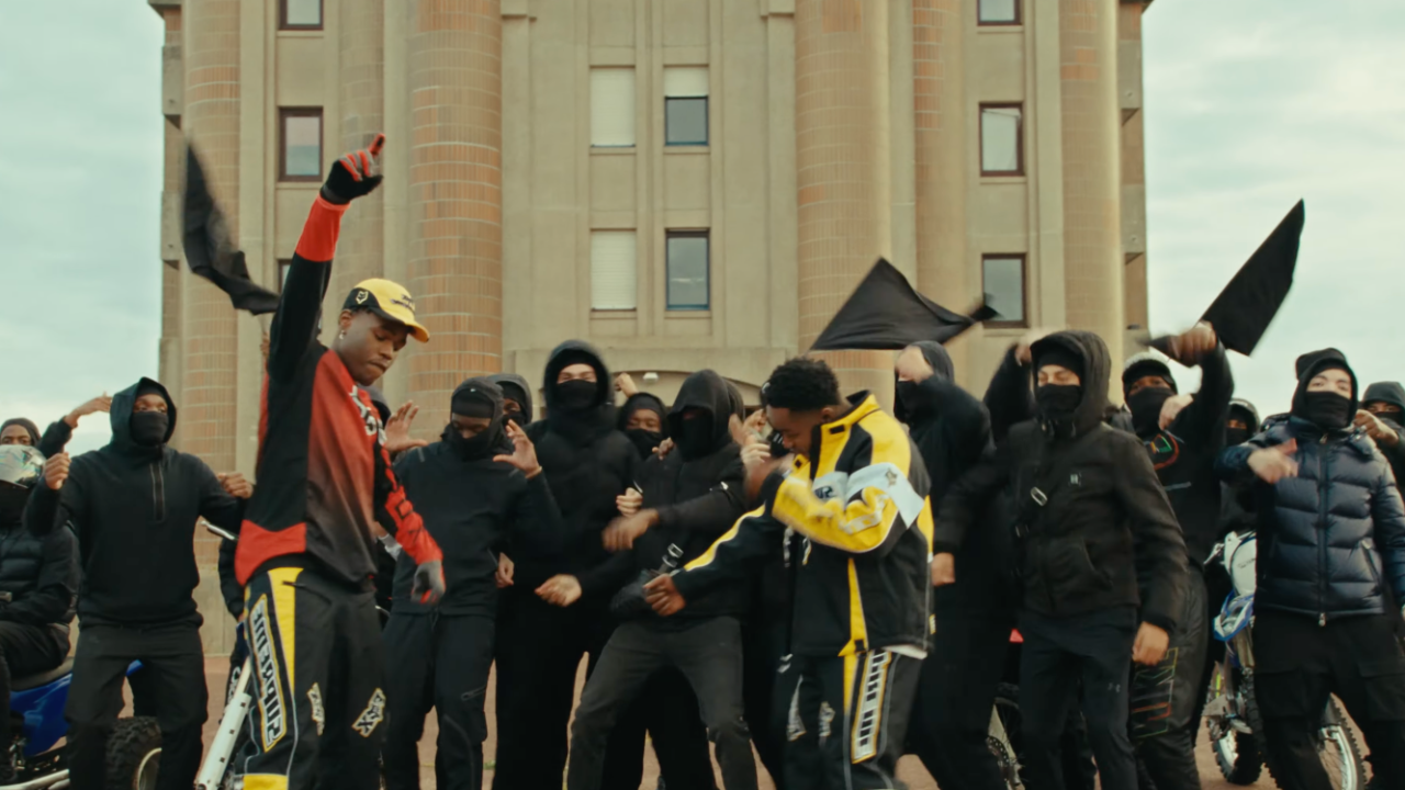 Genezio dévoile le clip de son hit "Enfant du Ghetto" avec Landy