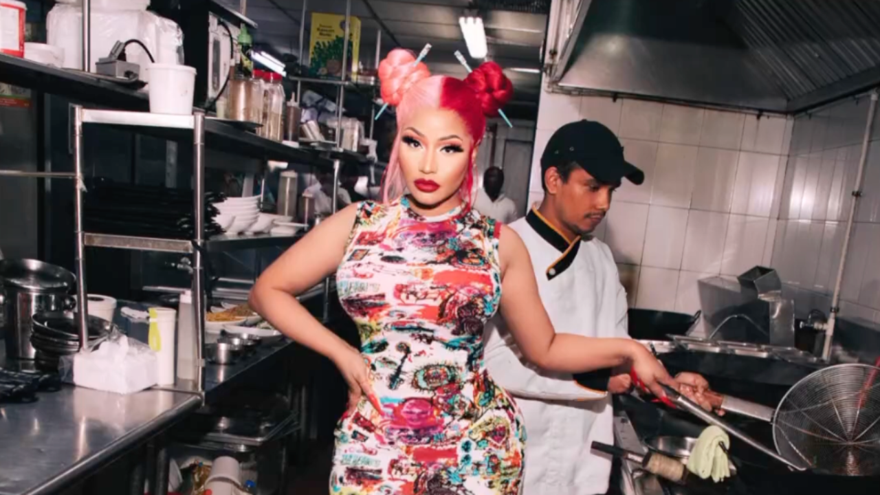 Nicki Minaj surprend avec "Red Ruby Da Sleeze"