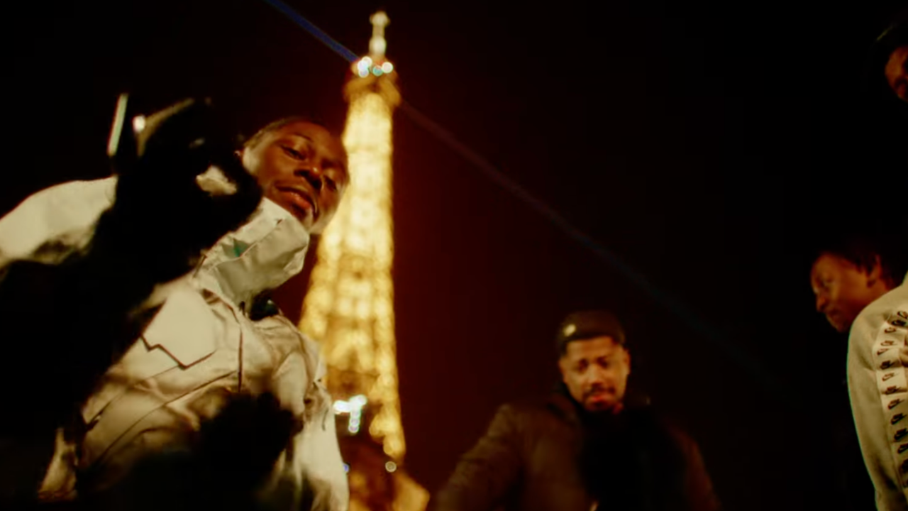Tiakola dévoile le clip de "Meuda"