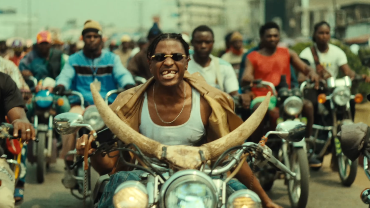 Yamê dévoile (enfin) un clip pour "Bécane"